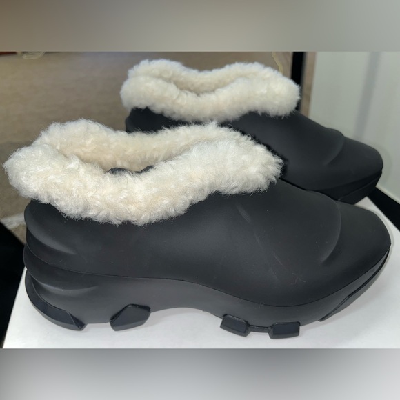 Givenchy | Shoes | Mens Givenchy Monumental Mallow Furlined Sneakers ...